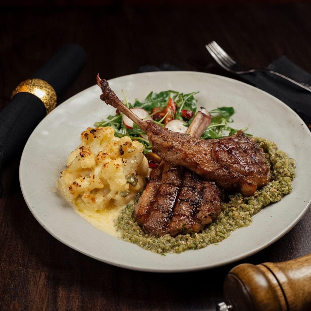 【ホーチミン】Red Bison Grill｜ヴィンテージ感漂う店内で見た目も味も豪快なUS料理 | Vetter | ベトナム在住日本人向けメディア